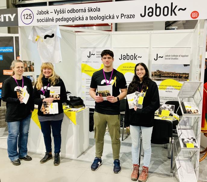 Studenti a pracovníci Jaboku na veletrhu Gaudeamus